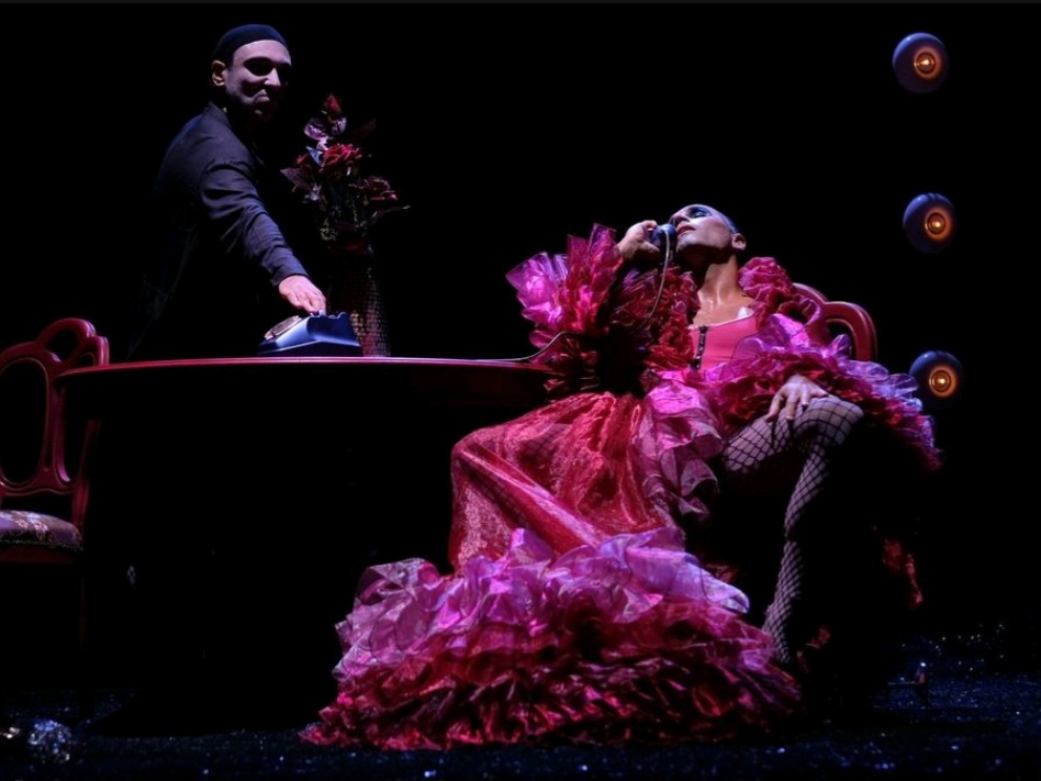 LE CINQUE ROSE DI JENNIFER, Teatro Maria Caniglia Sulmona 19/11/2023 ...